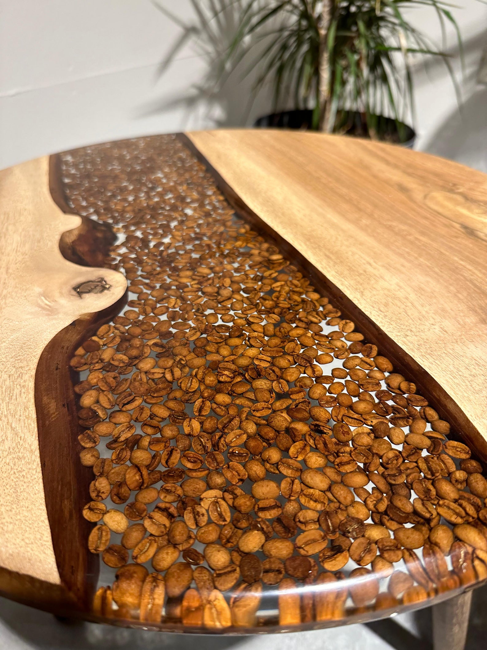 Round Resin Coffee Table, With Real Coffee Beans & Wooden Legs ...