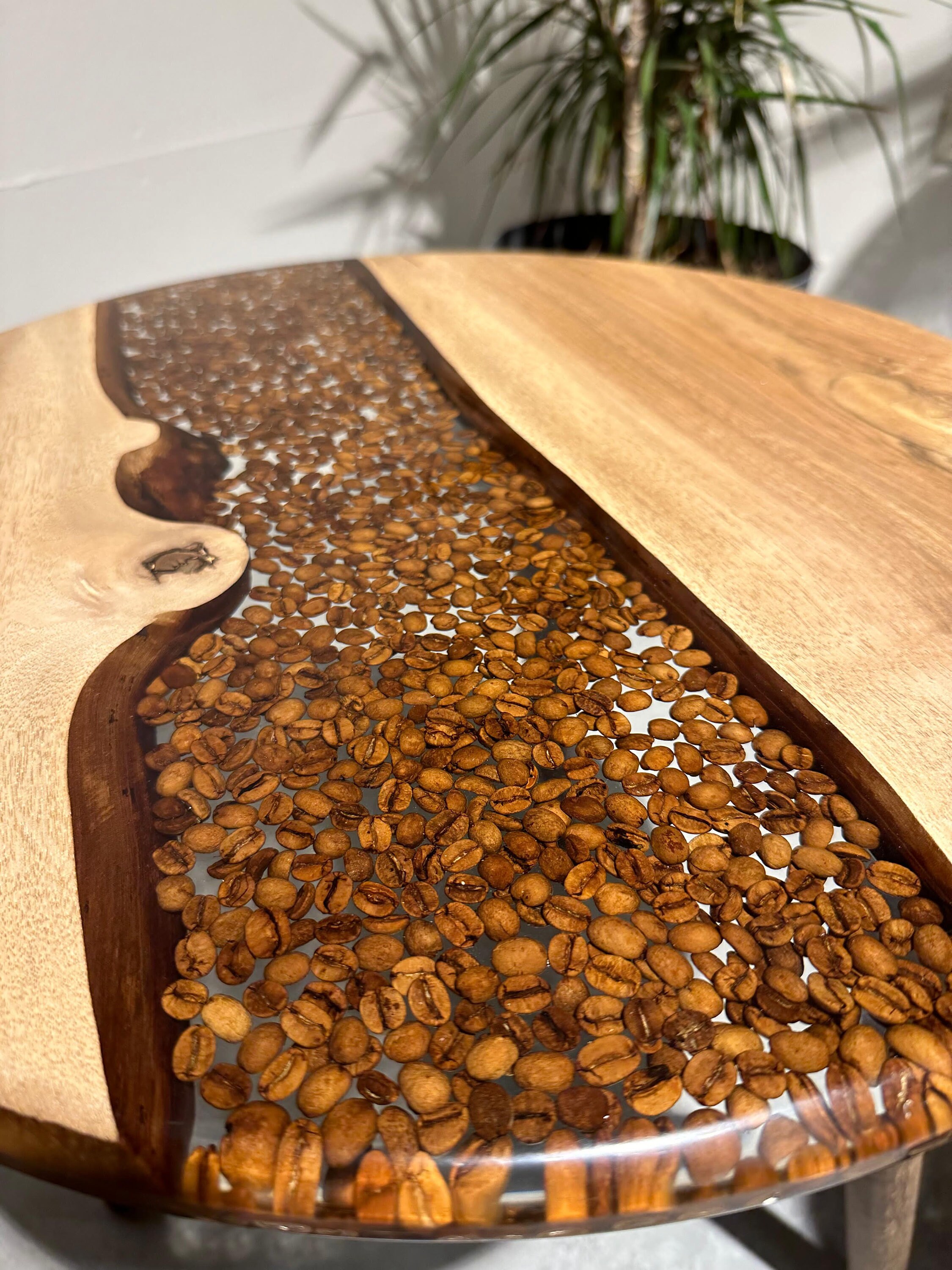 Round Resin Coffee Table, With Real Coffee Beans & Wooden Legs ...