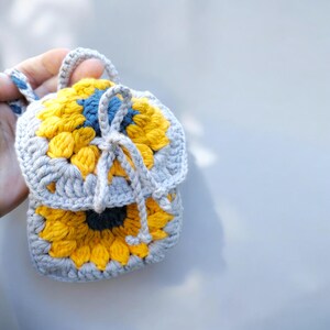 Cute Crochet Granny Square Bag Small Drawstring Backpack Handbag Pattern With Sunflower Floral ...