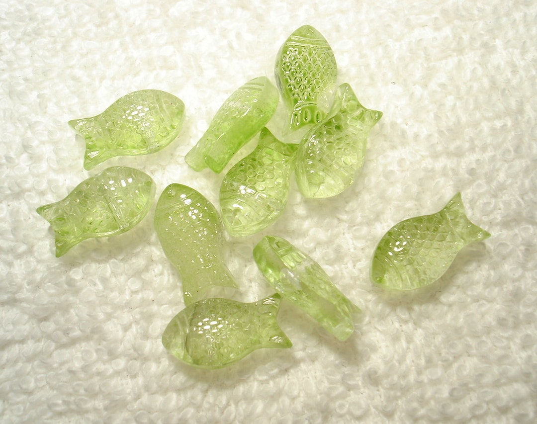 Lime Green Cream Transparent Glass Spray Painted Fish 15x8x5mm Beads ...