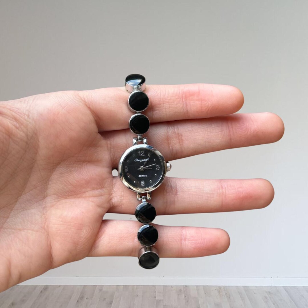 Y2K 2000s Style Silver and Black Circle Band Watch - Etsy