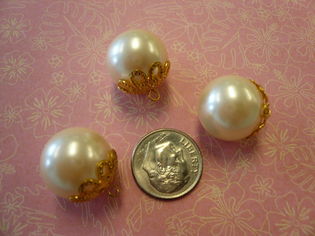 Vintage 18mm Faux Pearls With Brass Bead Caps (12) NOS - Etsy