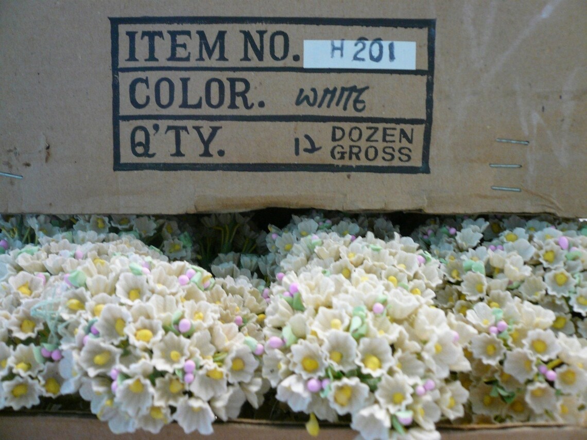 Vintage White Posies NOS from the 1950s | Etsy