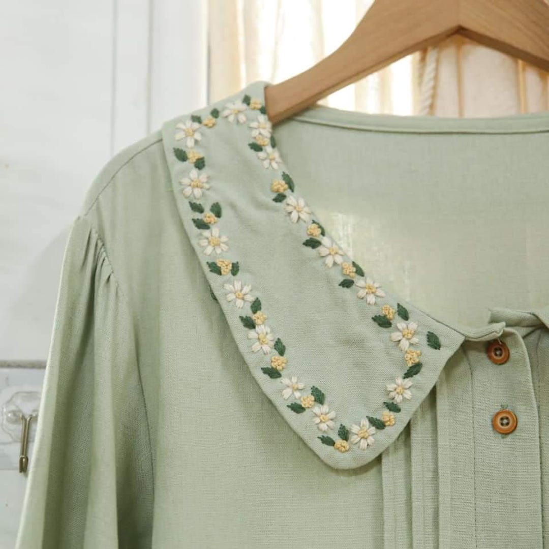 Custom Hand Embroidered Shirt for Women Mint Shirt Daisy Flower ...