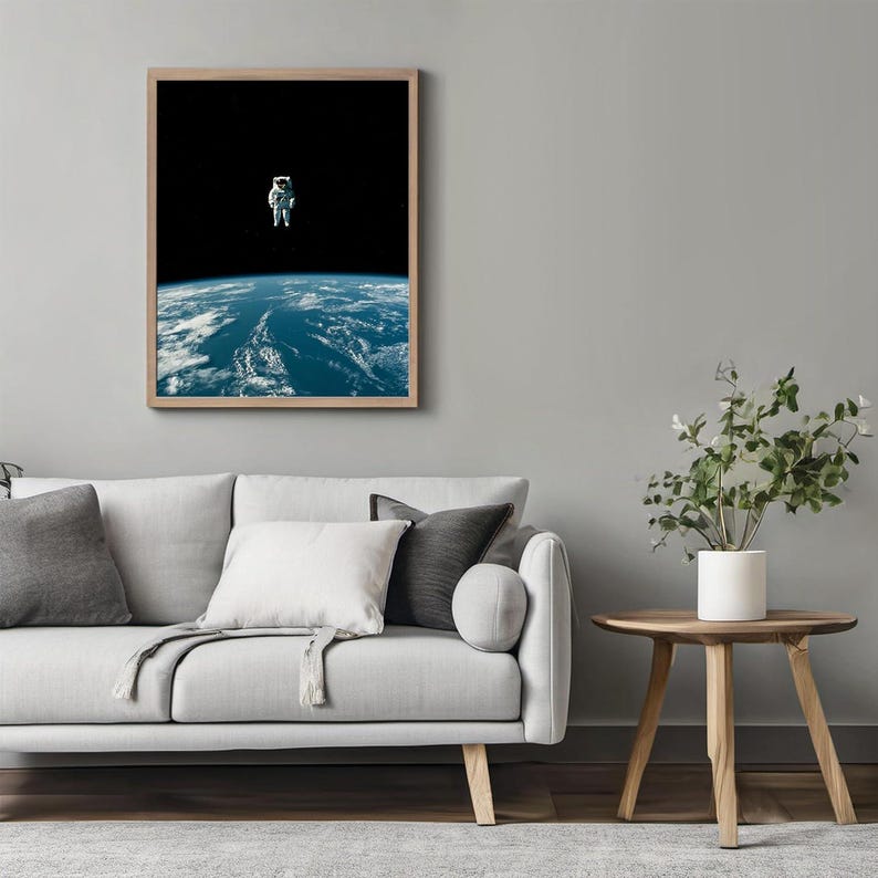 Posterizer 1 Pcs - Astronaut Floating Alone in Space - Astronomy ...