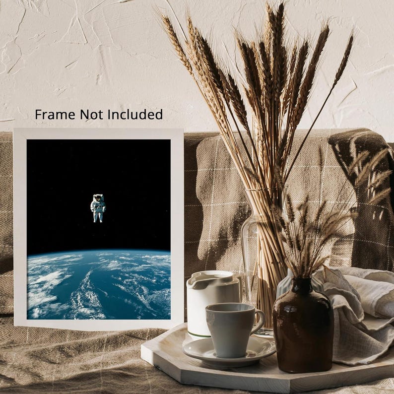 Posterizer 1 Pcs - Astronaut Floating Alone in Space - Astronomy ...