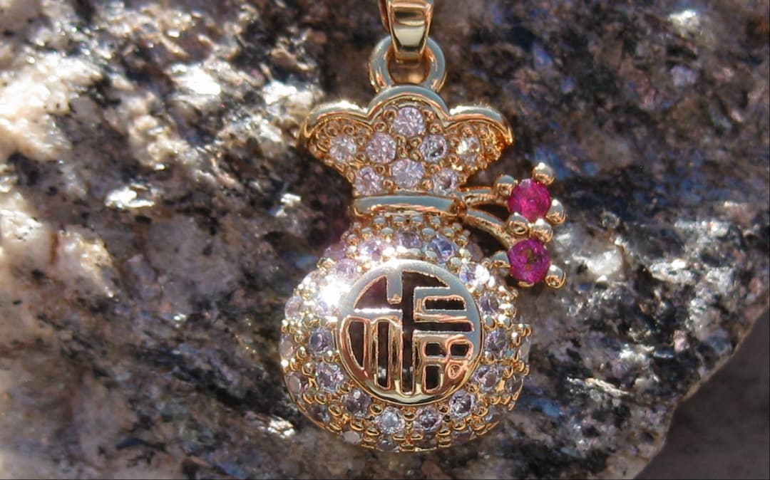 Voodoo AYIDA WEDO Money Bags BILLIONAIRE Pendant of Exaggerated Wealth ...