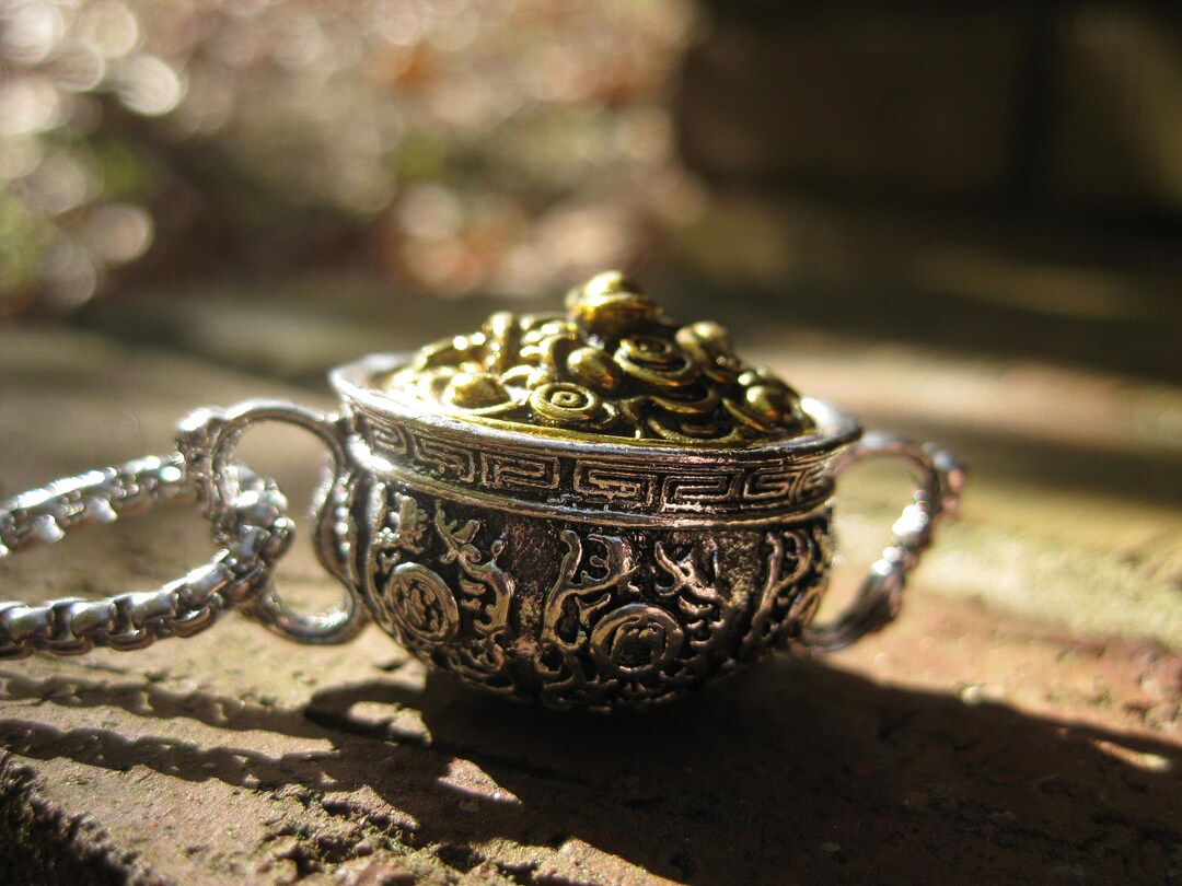 Metaphysical Secret Wealth Codes of the Mapungubwe Pot of Gold Pendant ...