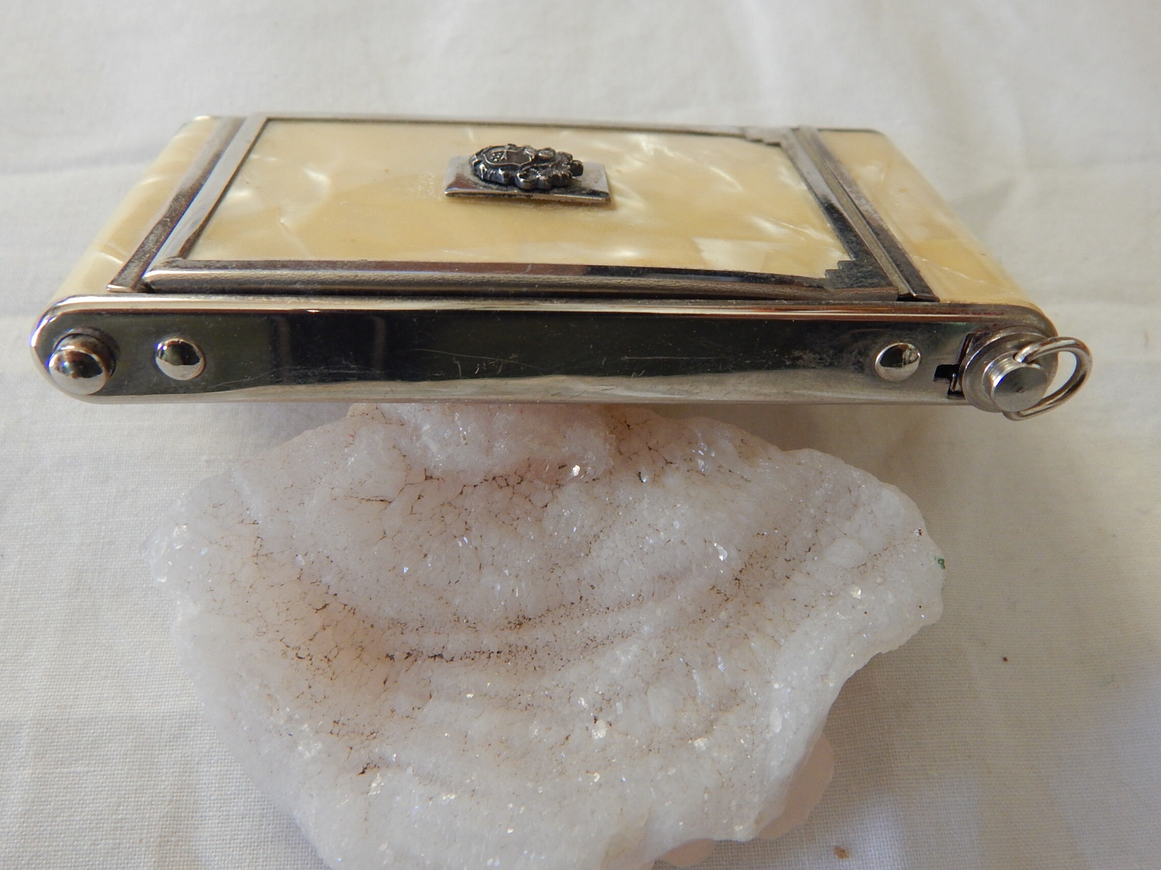 Girey Camera Look Compact/ Vintage Compacts/ Marbleized - Etsy