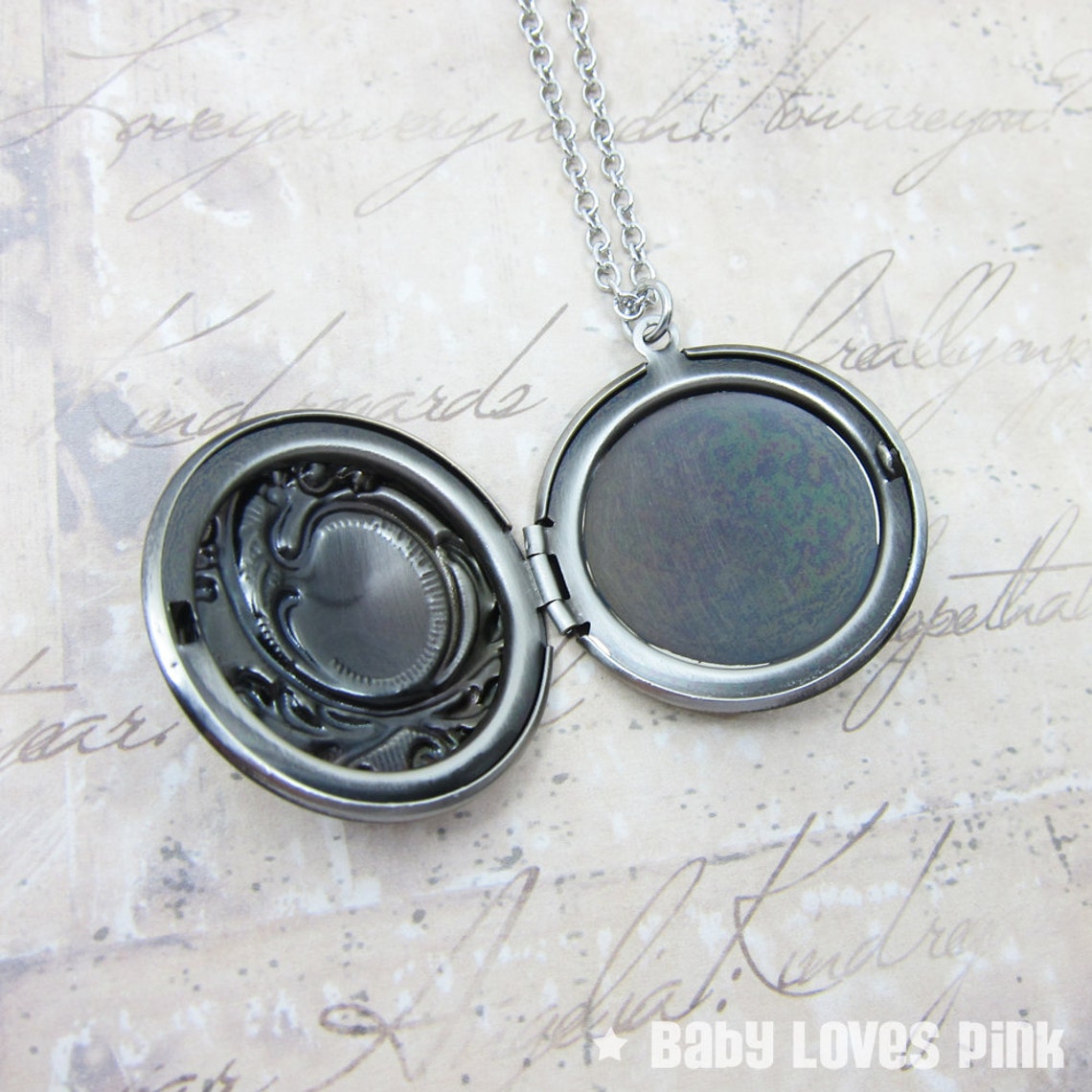 Vintage Floral Vampire Locket Necklace - Photo Locket (T6) - Etsy