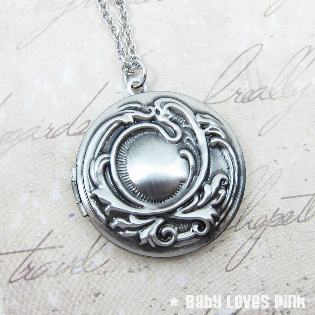 Vintage Floral Vampire Locket Necklace - Photo Locket (T6) - Etsy