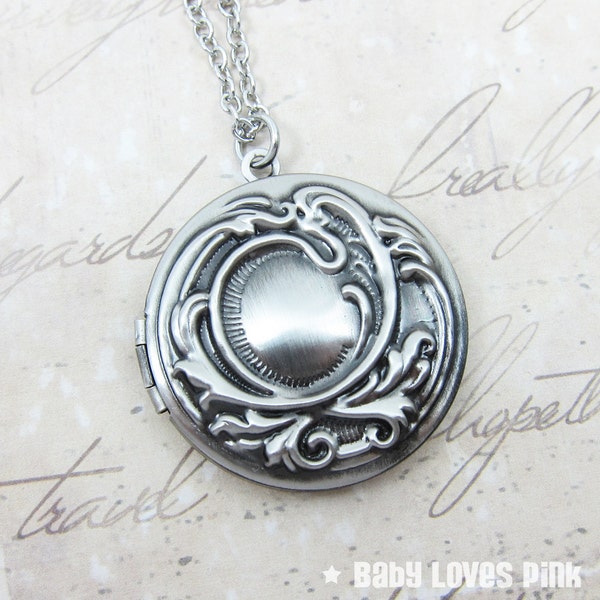 Gothic Locket - Etsy