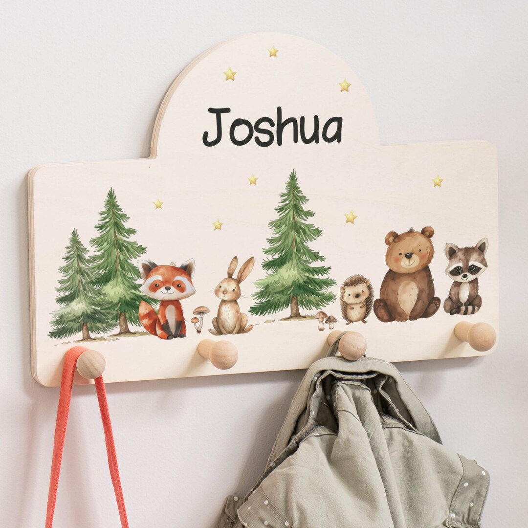 Kindergarderobe mit Namen und Motiv Waldtiere, Kleiderhaken aus Holz ...