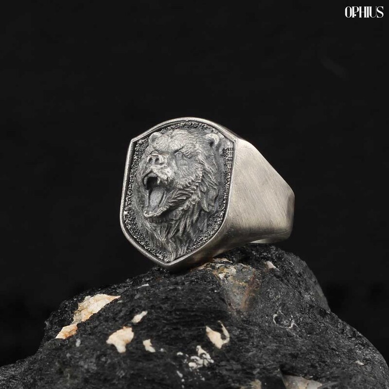 Bear Signet Ring - Etsy