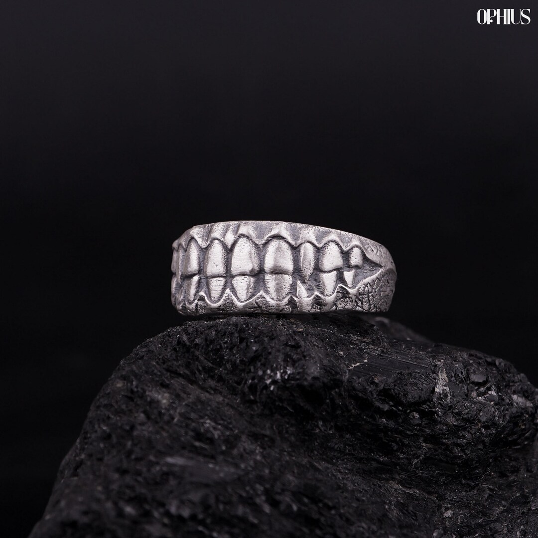 Vampire Teeth Ring Silver, Vampire Fang Ring for Men, Spooky Silver ...