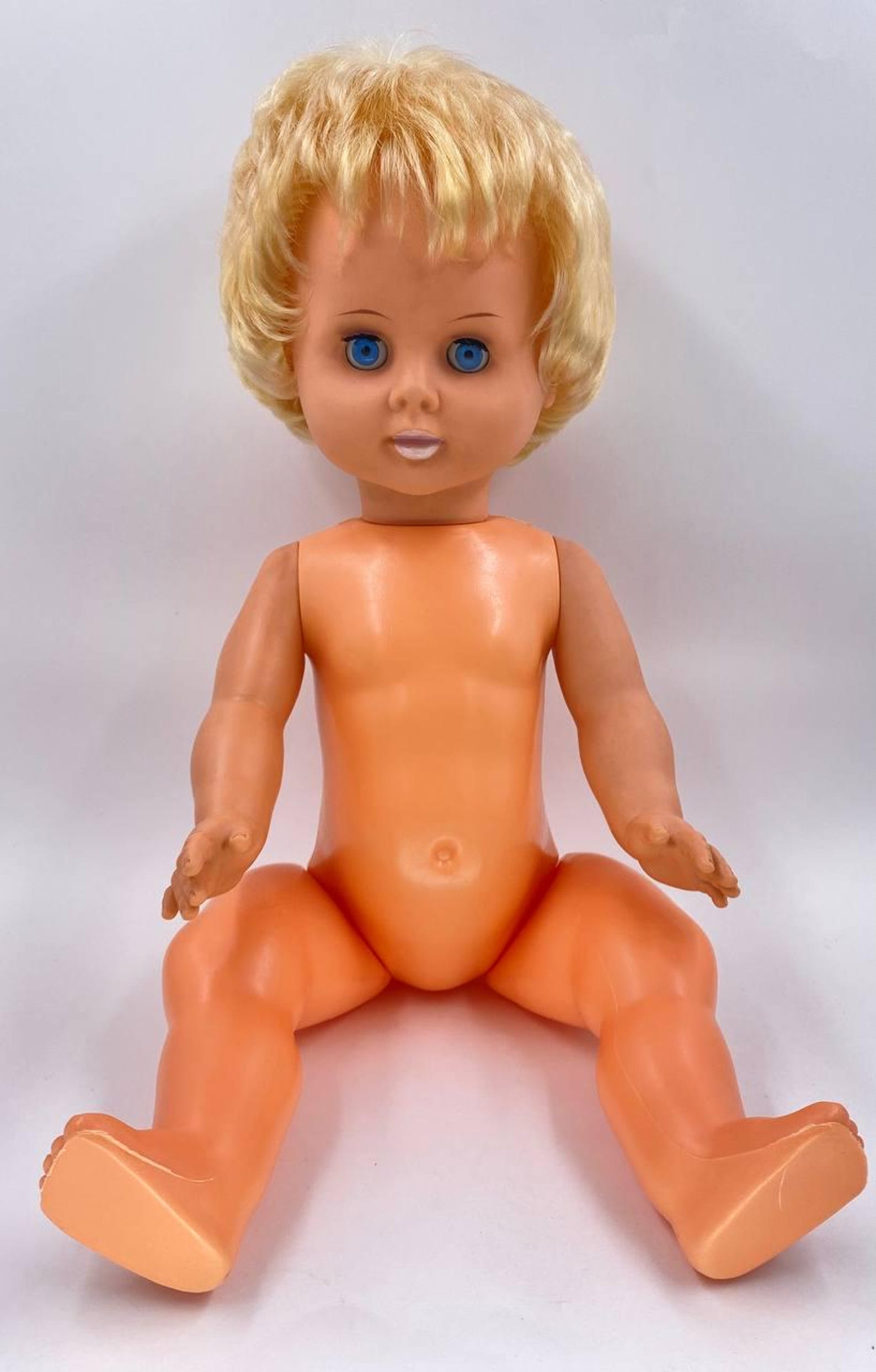 Vintage DDR Plastikpuppe - Seltenes Retro Ostblock Spielzeug, 1970er ...