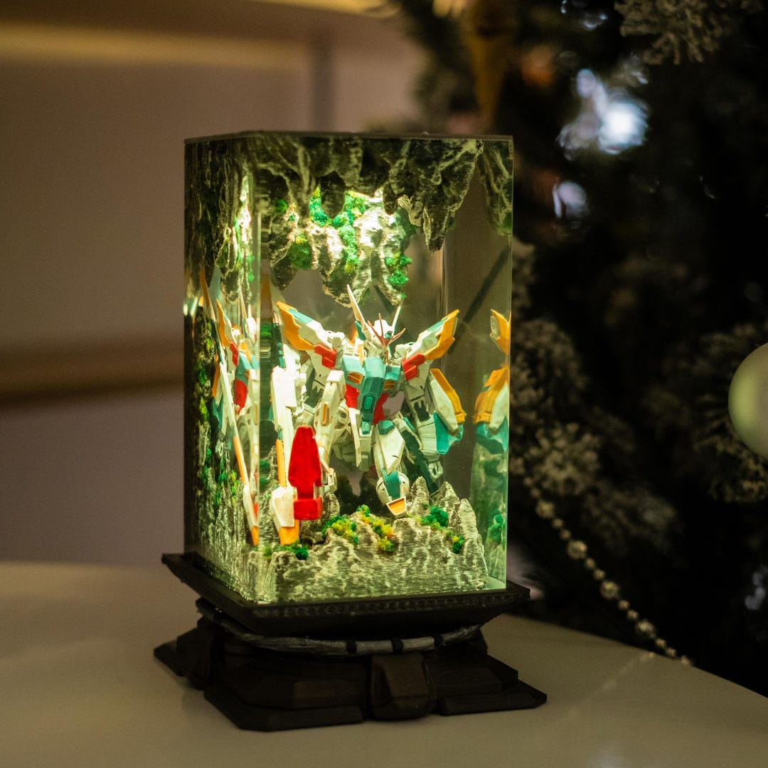 Gundam Character Resin Lamp, Anime Wood Lamp, Handmade Gamer Lamp ...