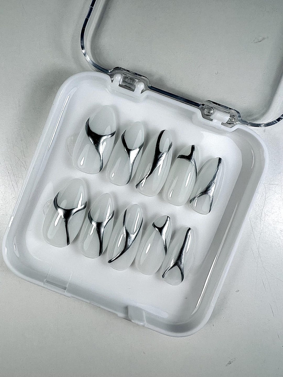 Nails White Milky Metallic Silver Line Nails Milky Nails Chrome Nails ...