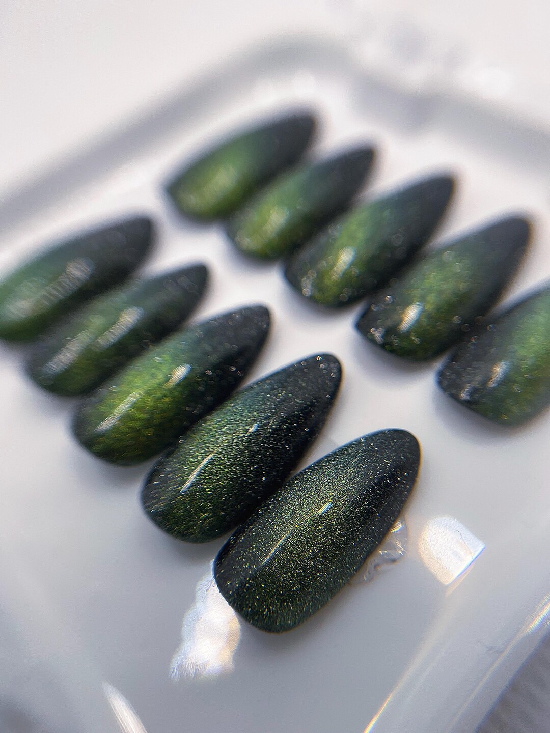 Reusable Nails Luxury Ser Emerald Green Cat Eye Press on Nails: Sparkle ...