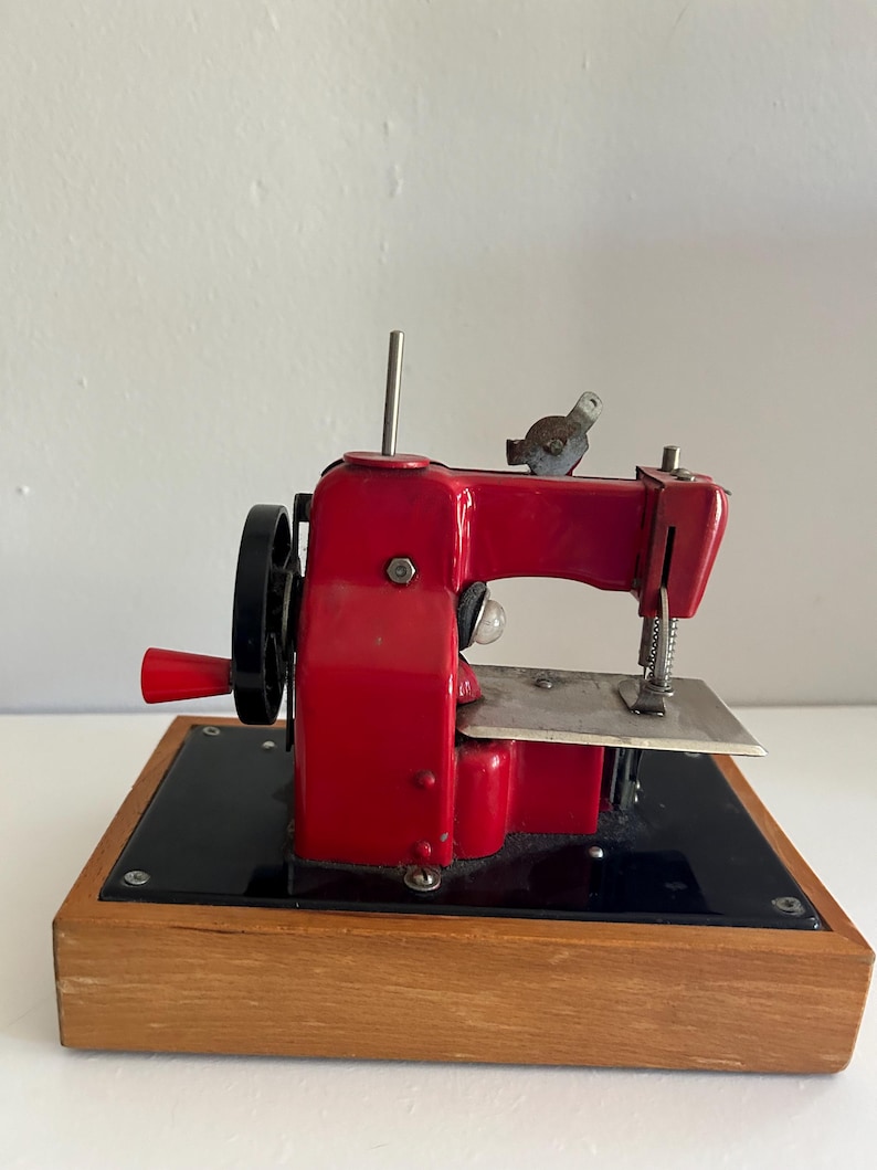 Vintage Sawing Machine Toy, Made in Japan - Etsy