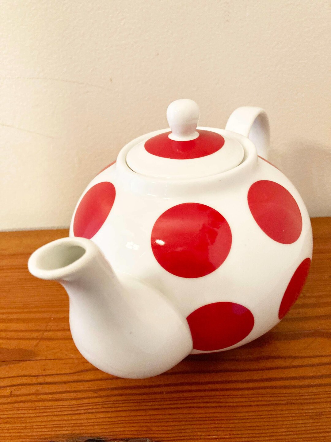 Vintage Teapot: Red and White Spots, Spotty by Creative Tops Ltd ...