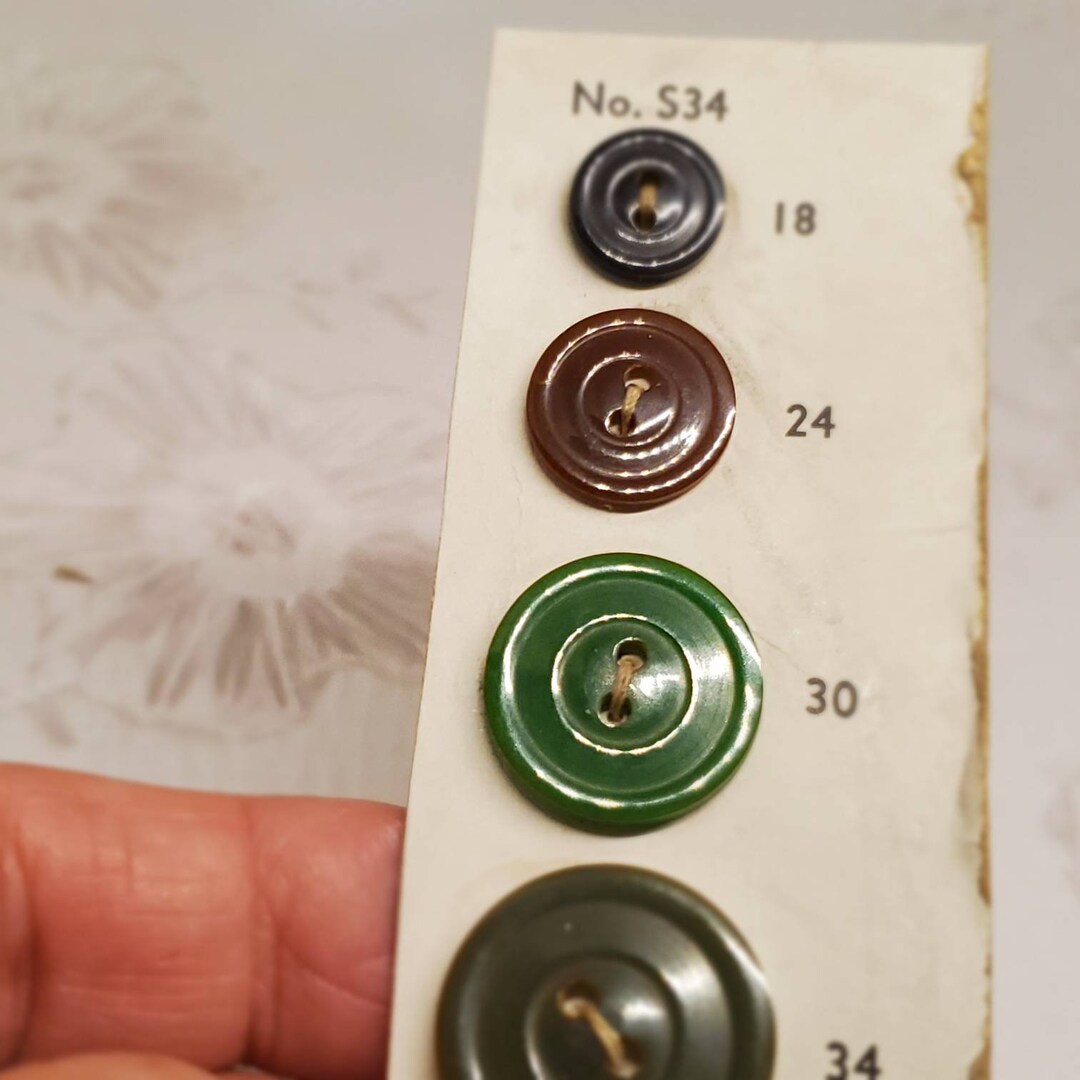 Vintage Buttons 4 Bakelite, Assorted Colors Carved Design, 7/8" 19mm to ...