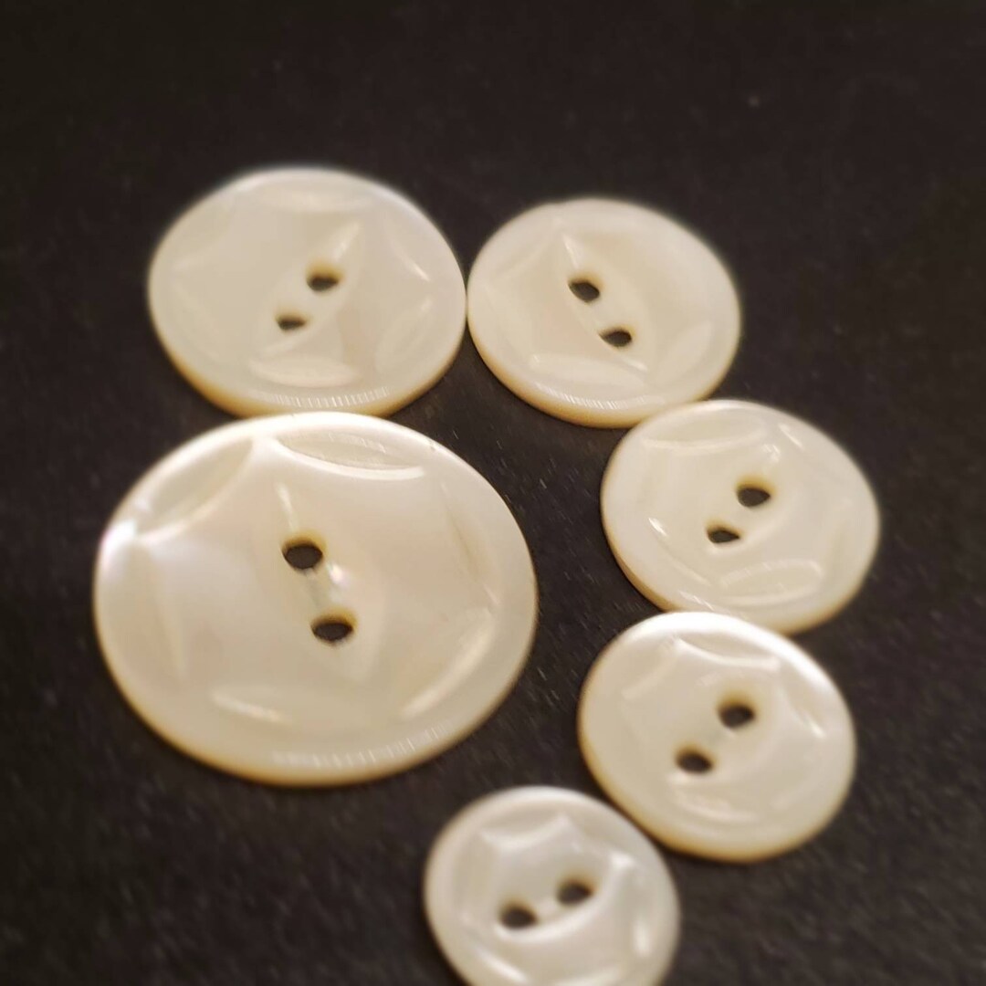 Vintage Buttons -6 Beautiful Graduated Sizes Carved, 1/3", 8.5mm to 3/4 ...