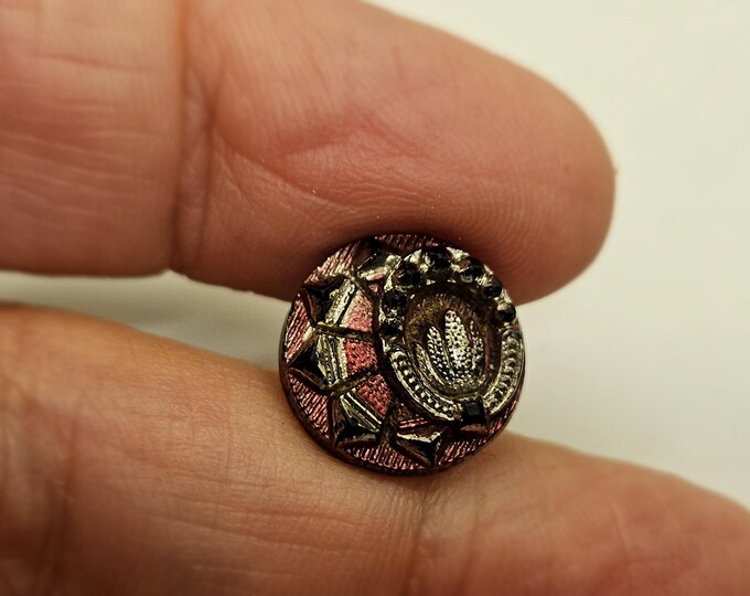 Vintage Buttons 1 Pink Tint Background Filigree 1/2 13mm Waistcoat ...