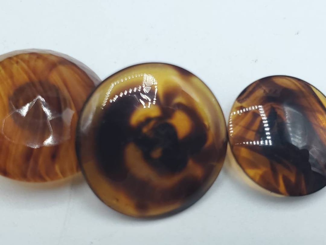 Vintage Buttons - Lot of 3 Assorted Tortoiseshell Patterns Medium and ...