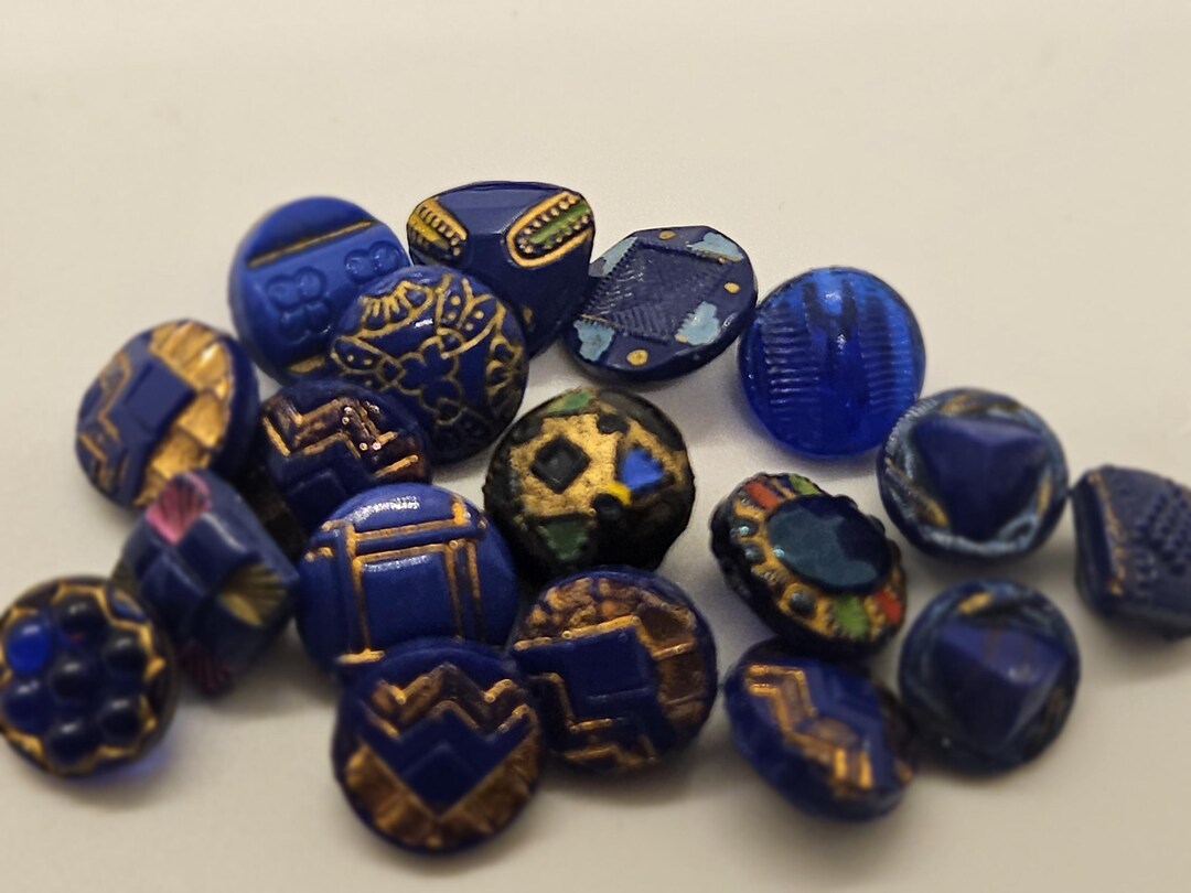 Vintage Buttons Lot of 18 Assorted Cobalt Blue Hand Painted Glass ...