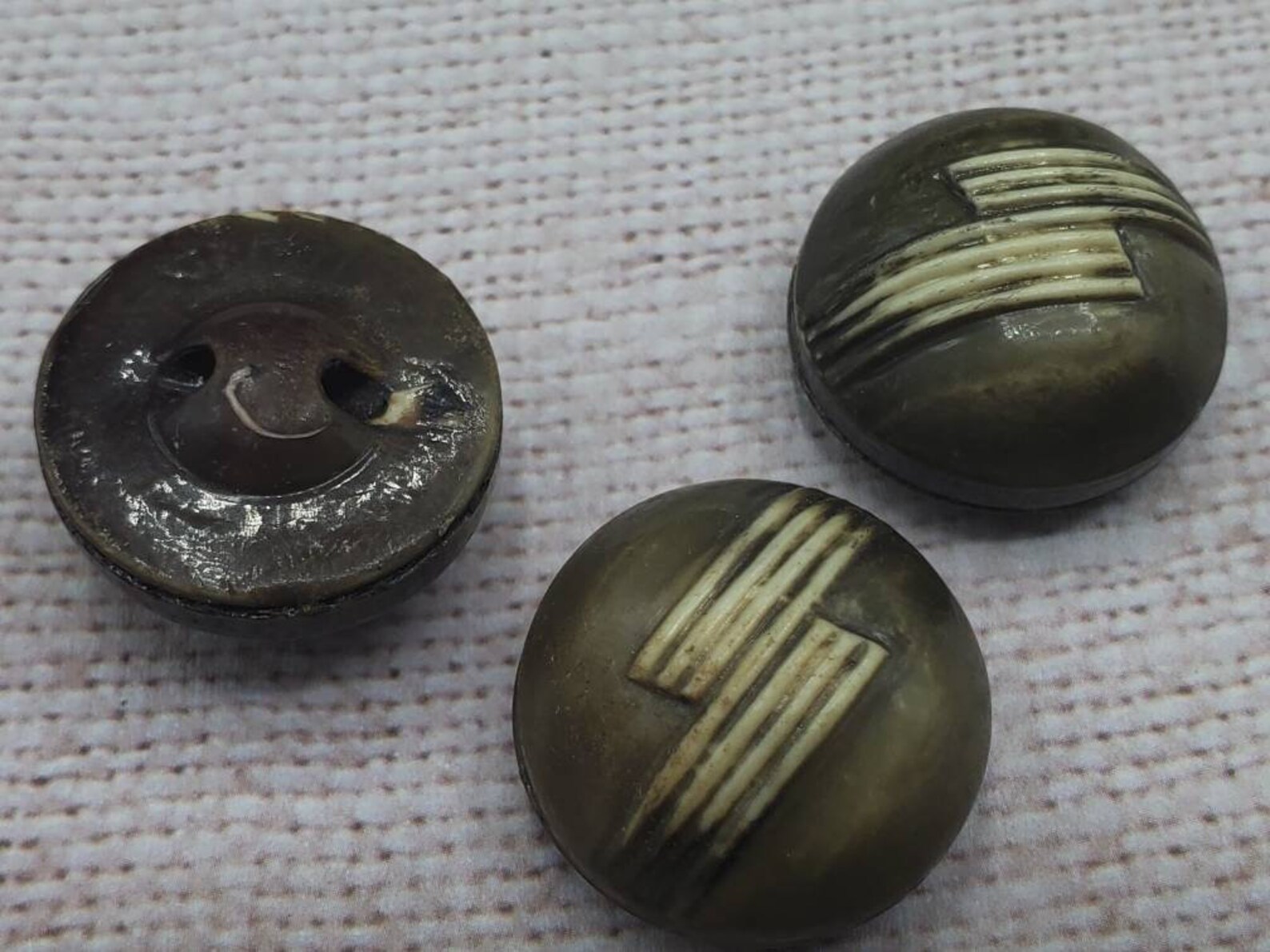 Vintage Buttons - 3 Matching Neutral Taupe and off White Light Weight ...