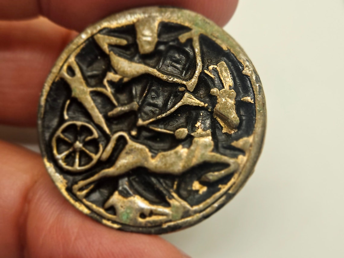 Vintage Buttons - 1 Collector Molded Metal, Large Pictoral Roman ...