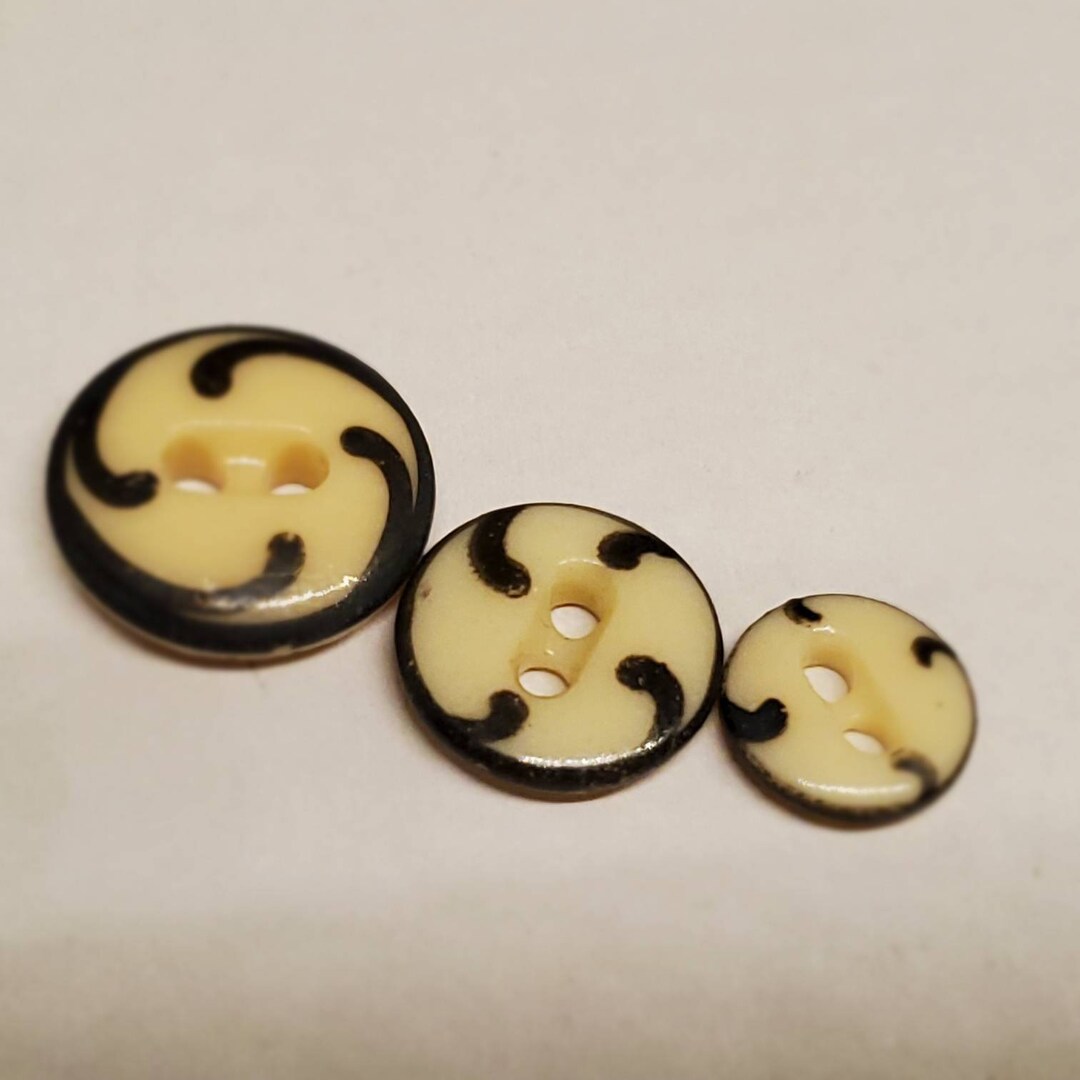 Vintage Buttons 3 Matching Graduated China Buttons, Black, and Cream ...