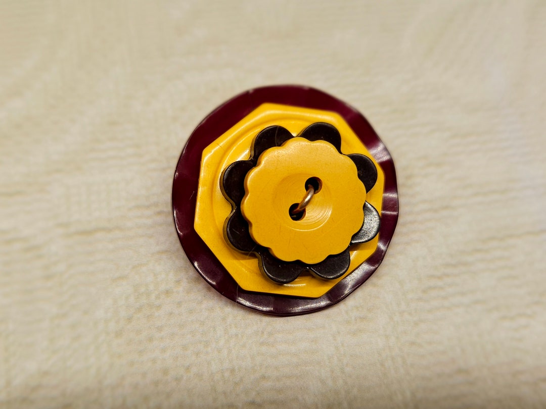 Vintage Buttons, 1 Bakelite Stack of 4 Buttons Assorted Shapes, Colors ...