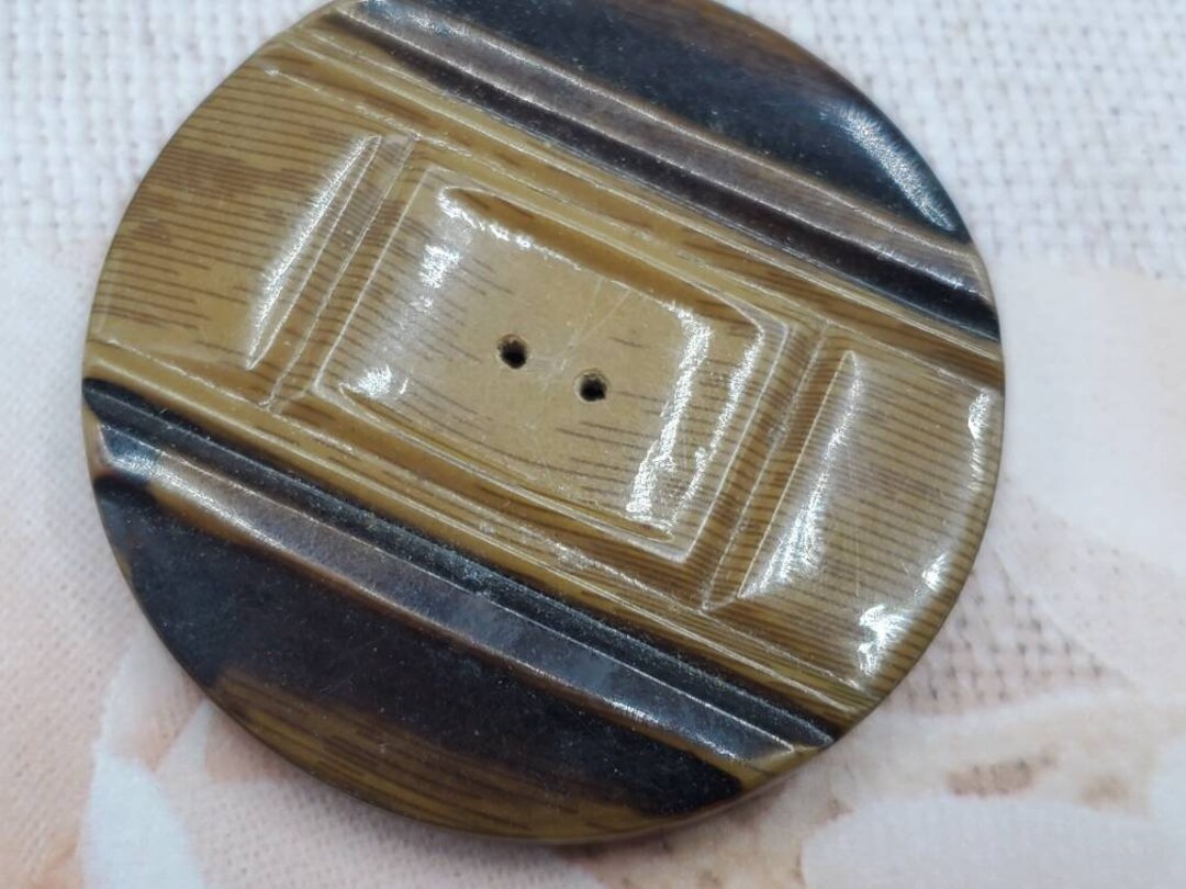 Vintage Buttons 1 Wafer Light Weight Metal Back Celluloid, Extra Large ...