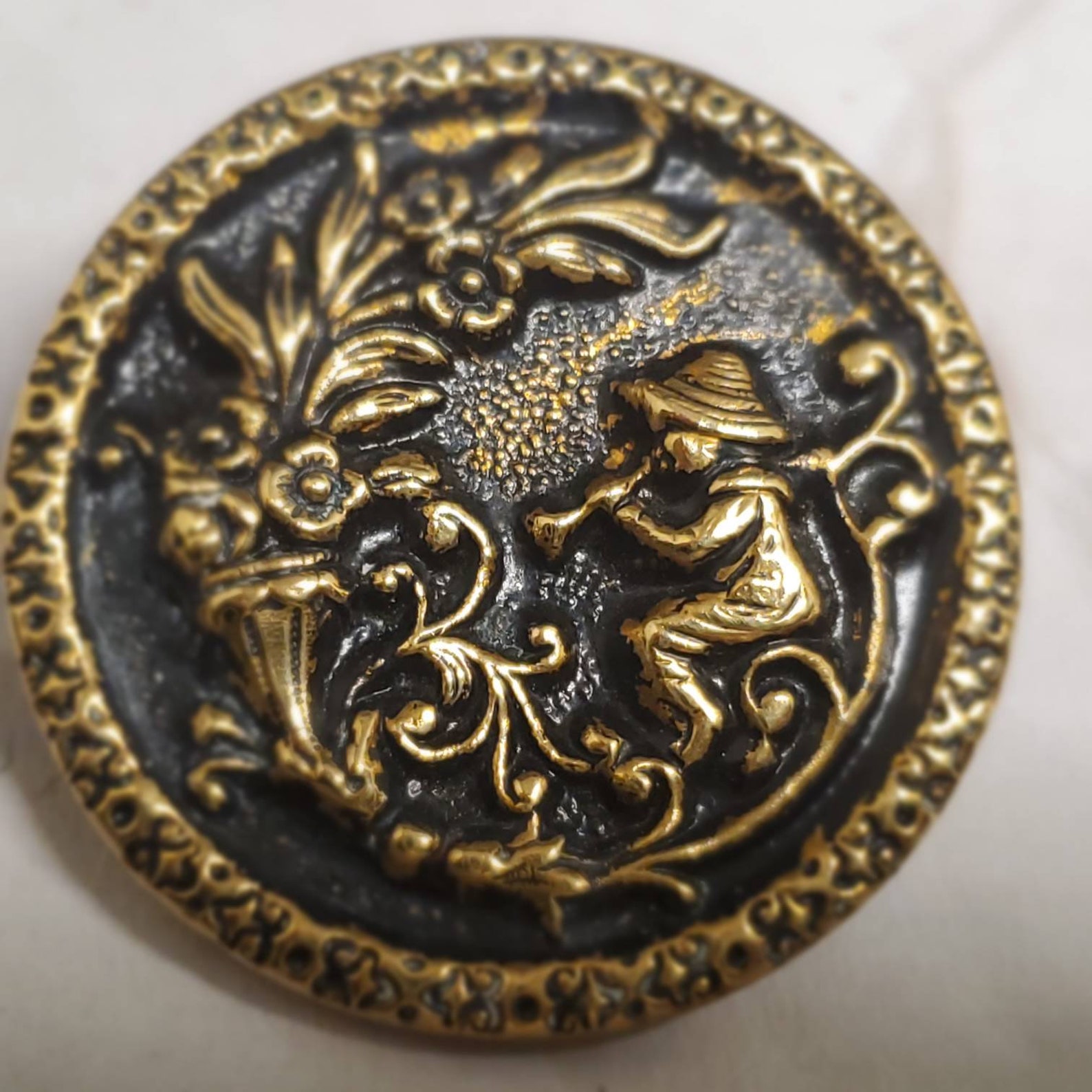 Vintage Buttons 1 Collectable Extra Large 1 1/4 " 32mm Young Boy ...