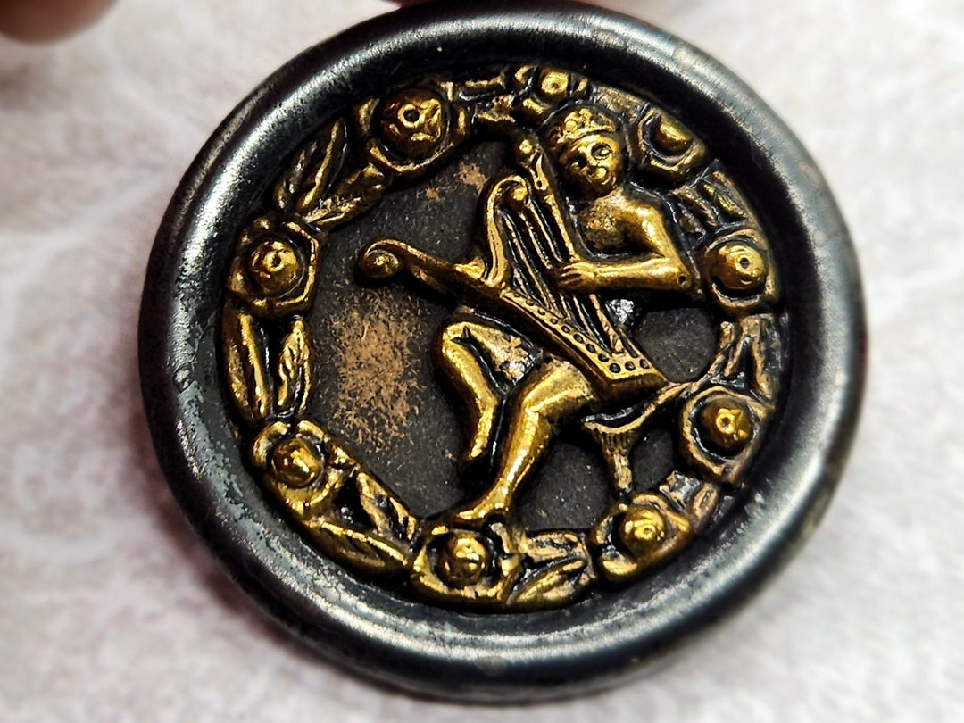 Vintage Button, 1 Large 1 1/4" 32mm Pictorial Cupid Cherub Playing Harp ...