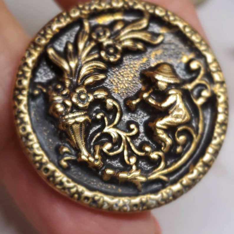 Vintage Buttons 1 Collectable Extra Large 1 1/4 " 32mm Young Boy ...