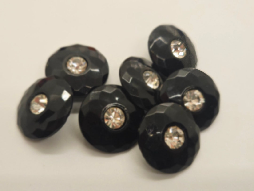 Vintage Buttons, 7 Beautiful Matching Vlack Mid Size, 11/16" 17.5mm ...