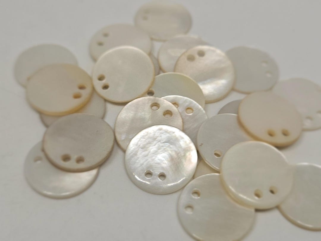 Vintage Buttons 24 Sequin Style Mother of Pearl, Matching, Small Size 9 ...