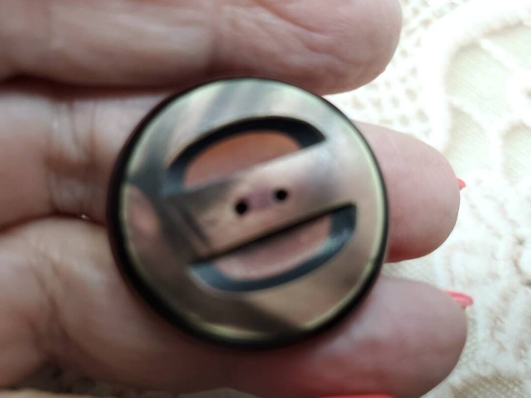 Vintage Buttons 1 Carved Wafer Celluloid, Green and Red Tone Design, 1 ...