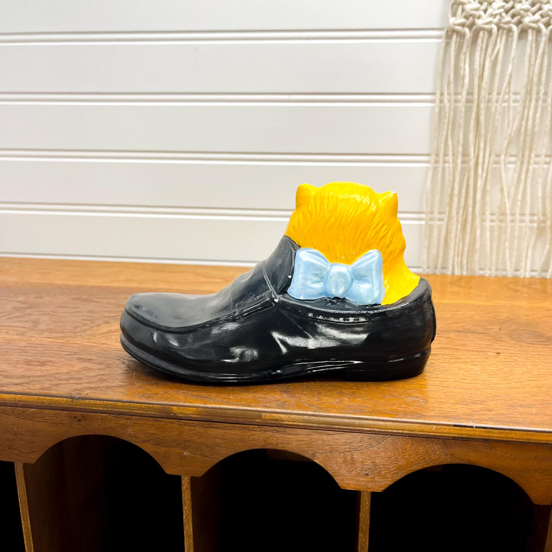 Vintage Porcelain Cat Figurine Yellow Cat in Shoe Figurine Vintage ...