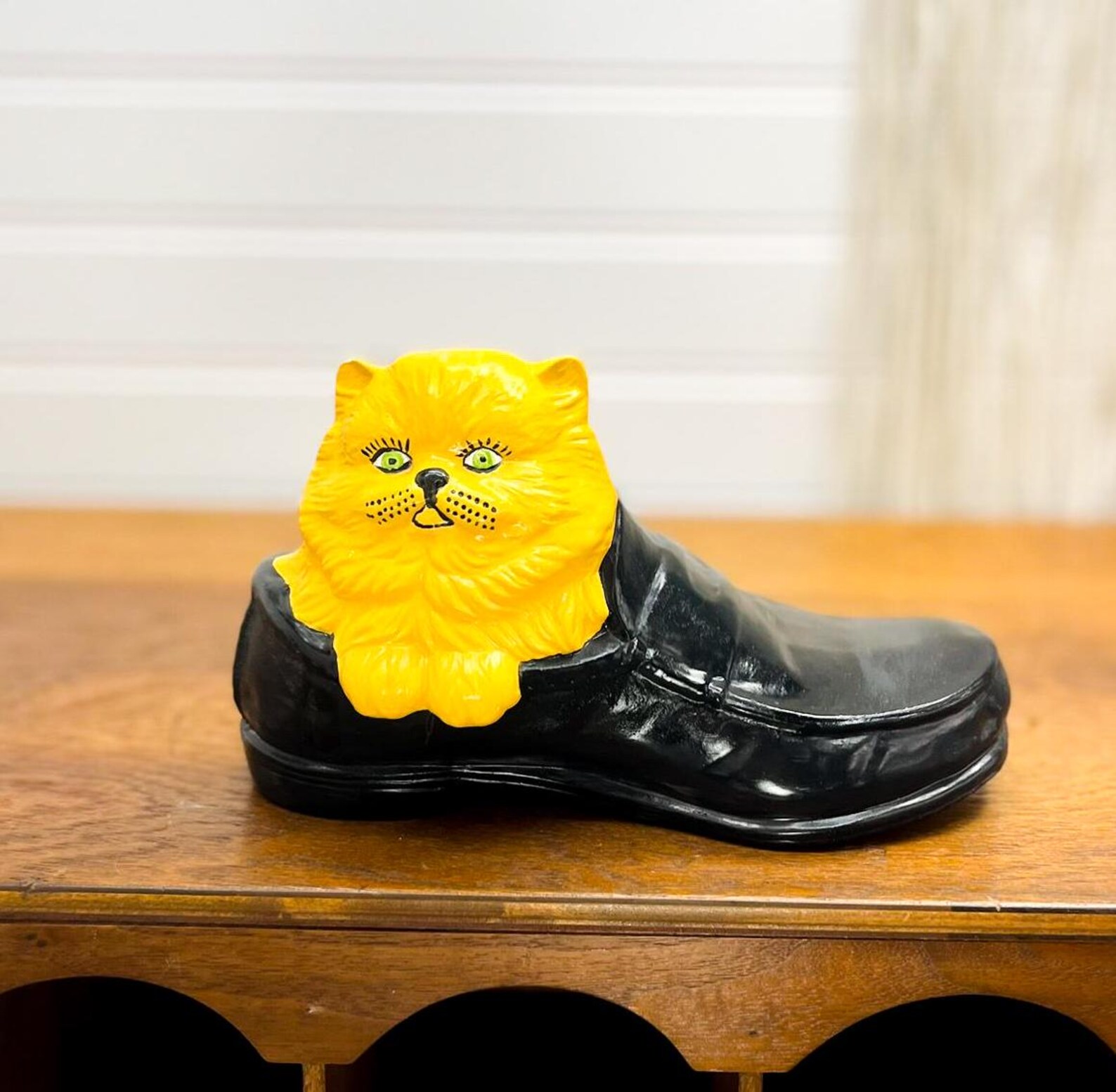 Vintage Porcelain Cat Figurine Yellow Cat in Shoe Figurine Vintage ...