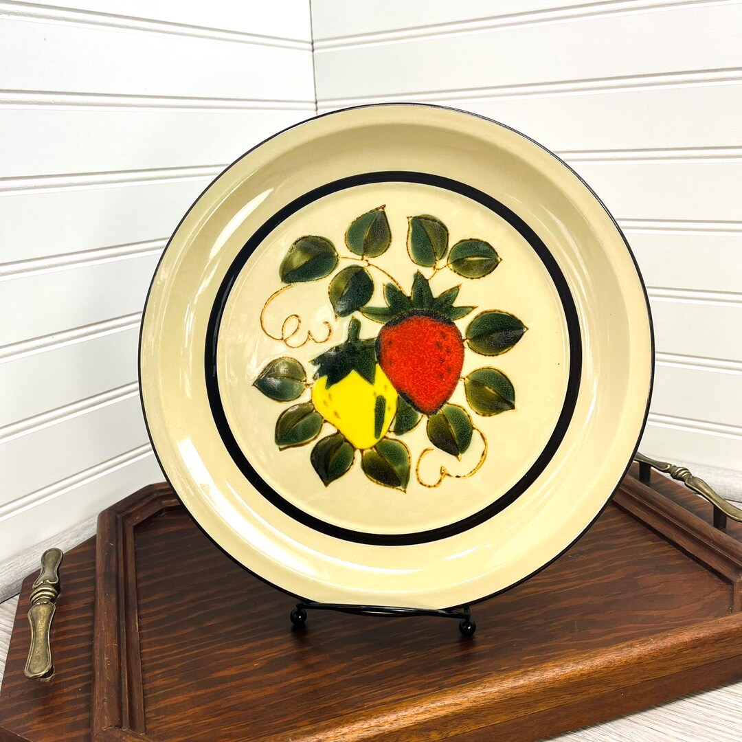 Retro Strawberries Stoneware Plate Hand Decorated 4112 - Etsy