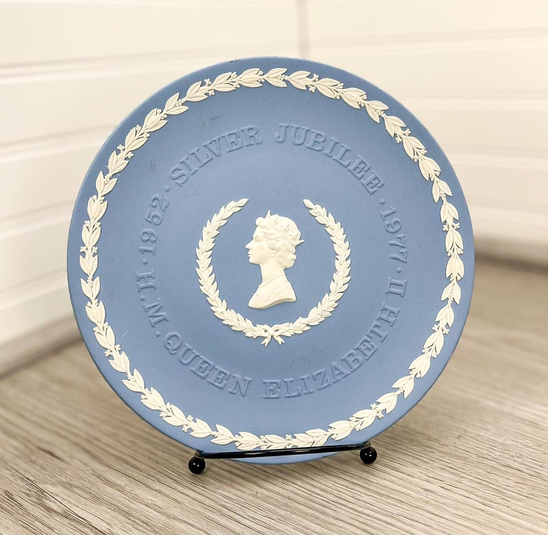 Vintage Wedgewood Queen Elizabeth II Commemorative Plate - the Queen's ...