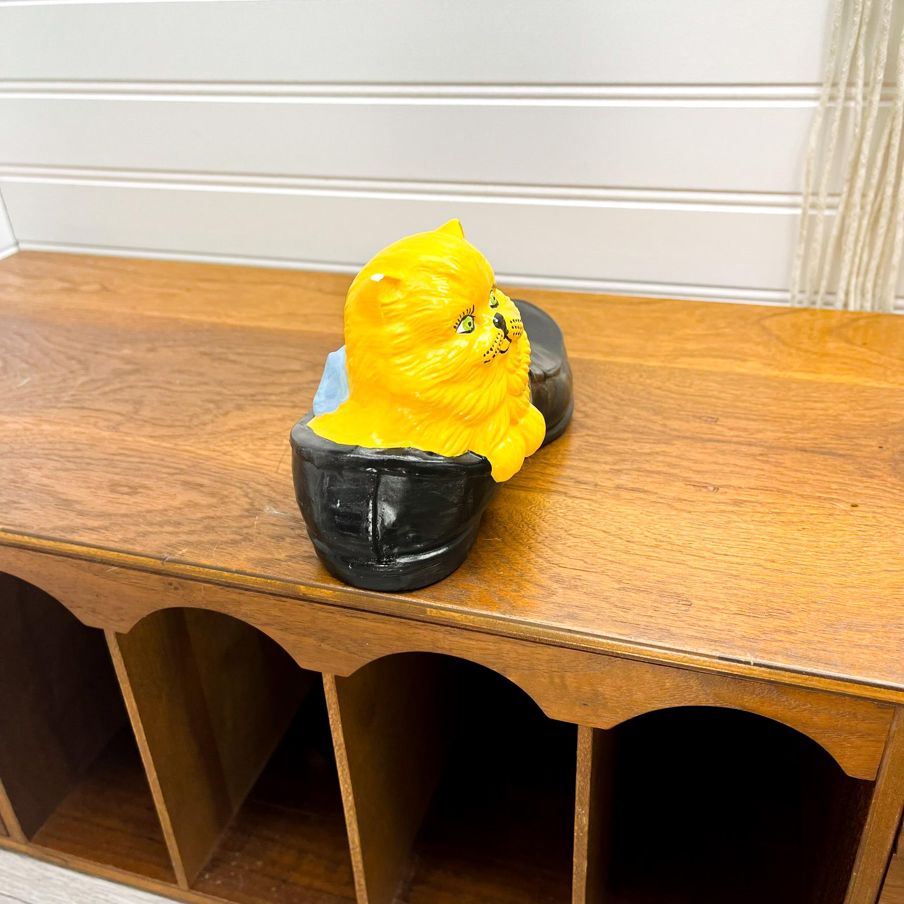 Vintage Porcelain Cat Figurine Yellow Cat in Shoe Figurine Vintage ...