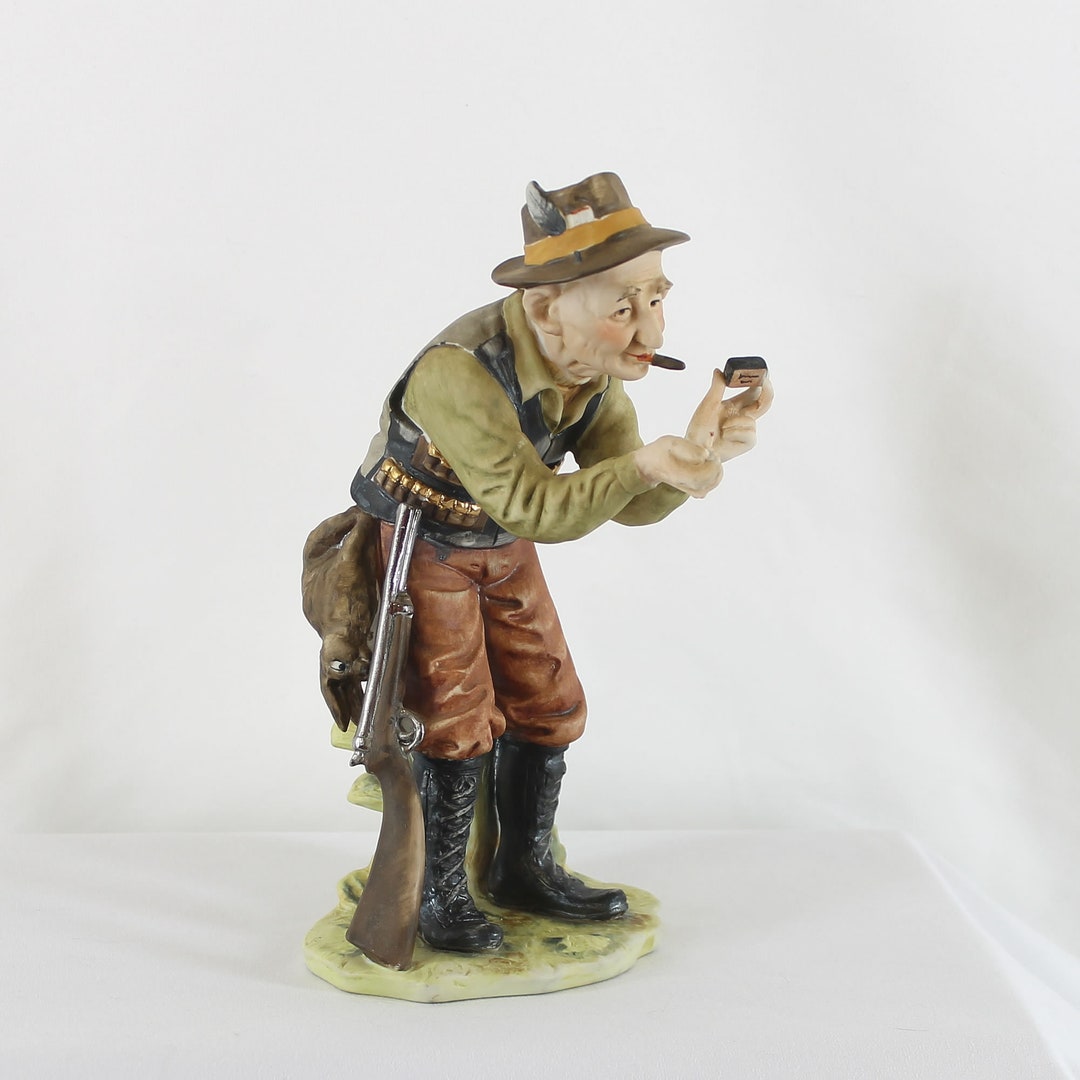 Old Man Hunter Porcelain Figurine 1970's Highly Detailed (E) - Etsy