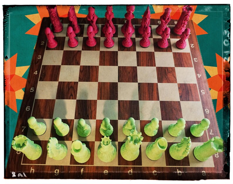 HORROR CHESS - 3D Printed Horror Chess Set in a Luxurious Root-effect ...
