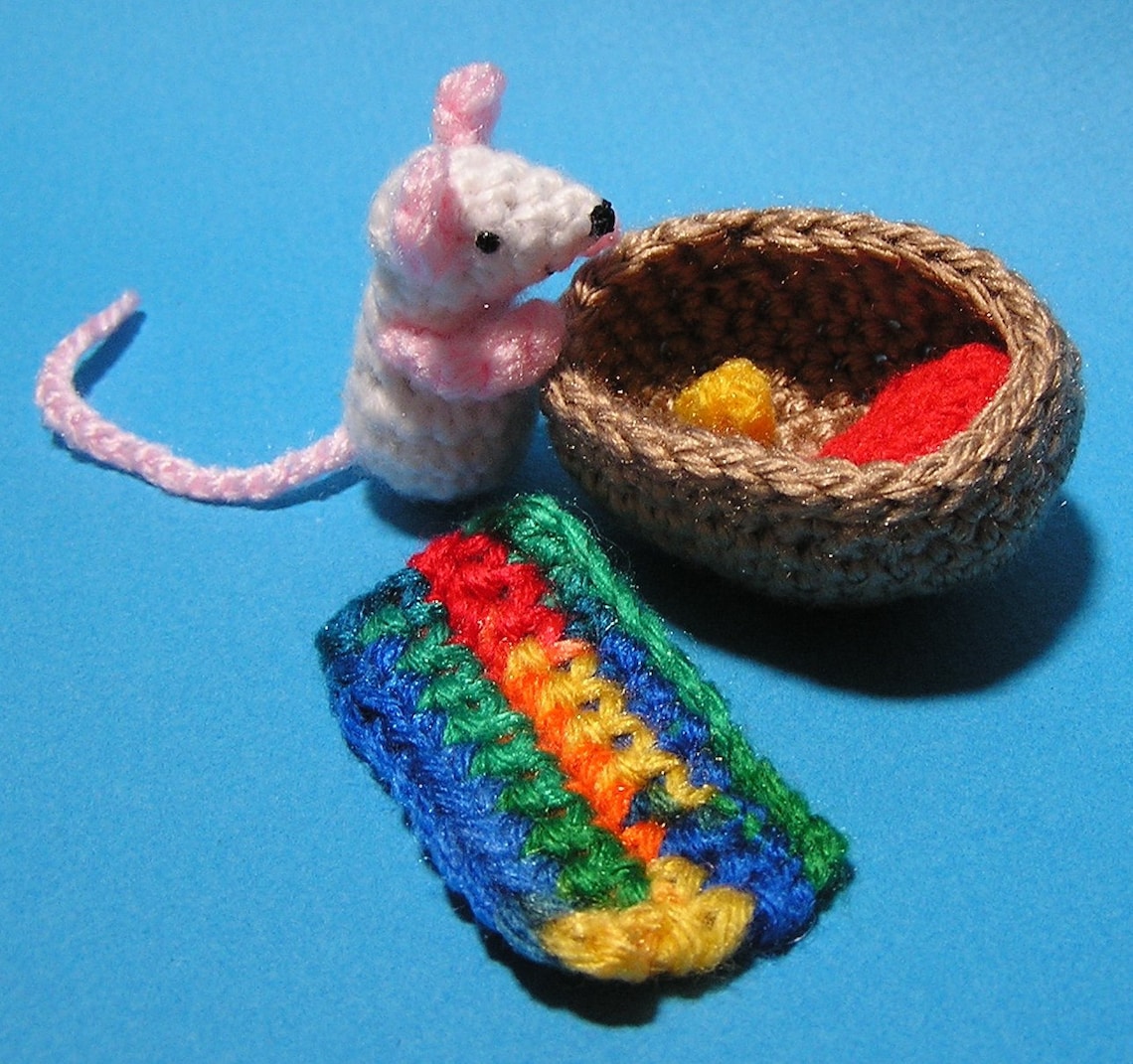 PDF Crochet Pattern TINY MOUSE in Walnut Shell english Only - Etsy