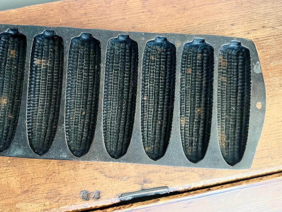 Vintage 7-slot Cast Iron Cornbread Pan; Vintage Kitchenware, Vintage ...